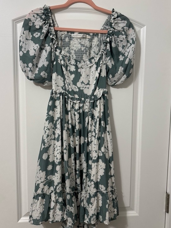 Altar'd State | Dresses | Altard State Sage And White Floral Puffsleeve ...